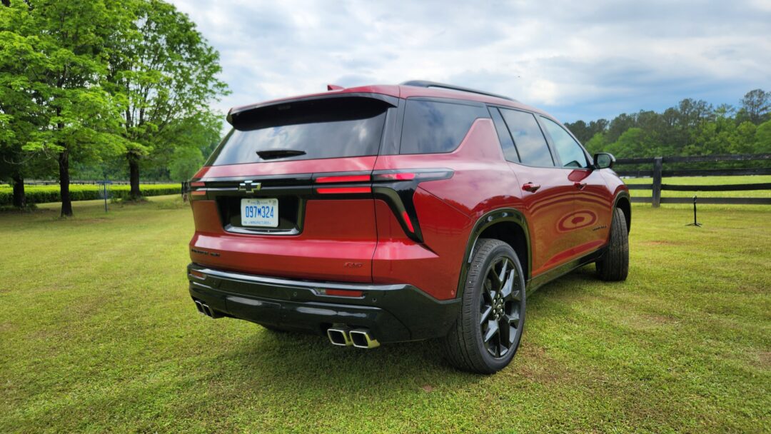 Fierce Big League Battle! 2024 Toyota Grand Highlander vs. 2024 Chevy ...