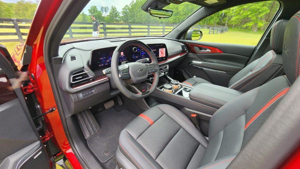 Fierce Big League Battle! 2024 Toyota Grand Highlander vs. 2024 Chevy ...