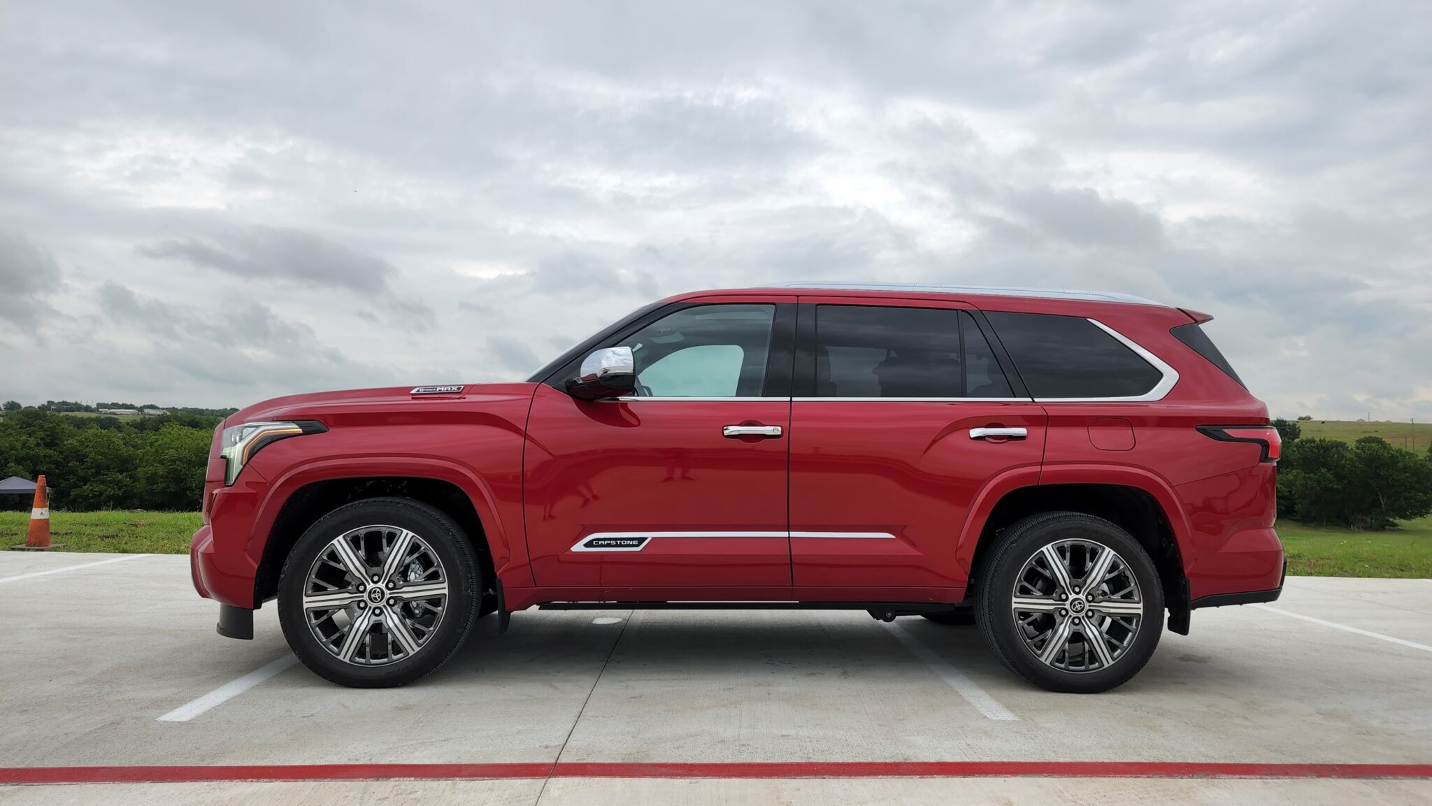 Japanese Heavyweights! 2025 Toyota Sequoia vs. 2025 Nissan Armada - Car ...